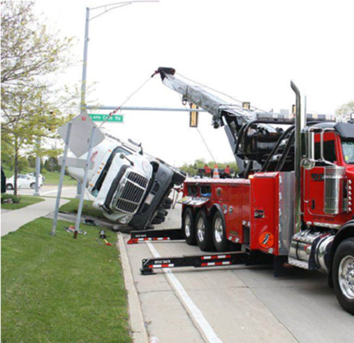 Semi Tow Truck Near You - Your 24/7 Fast and Reliable Towing!